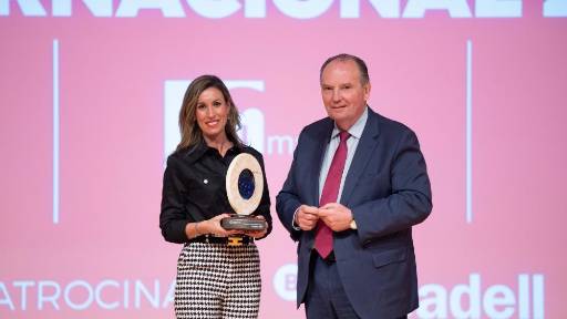 Macer recibe un nuevo reconocimiento por su trayectoria internacional